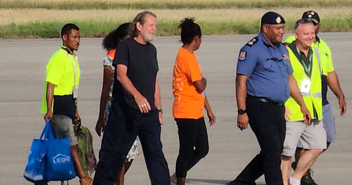 Gegijzelde professor en wetenschappers in Papoea-Nieuw-Guinea ...