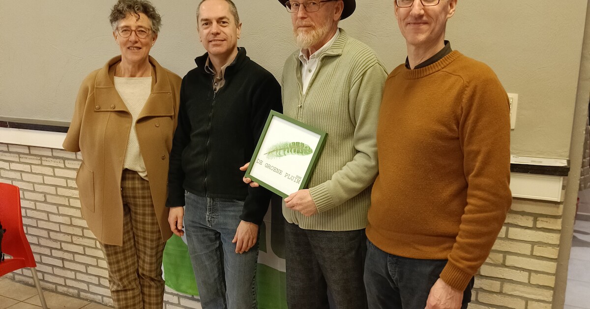 Groen Evergem geeft Groene Pluim 2022 aan bosaanplanter Hubert De ...