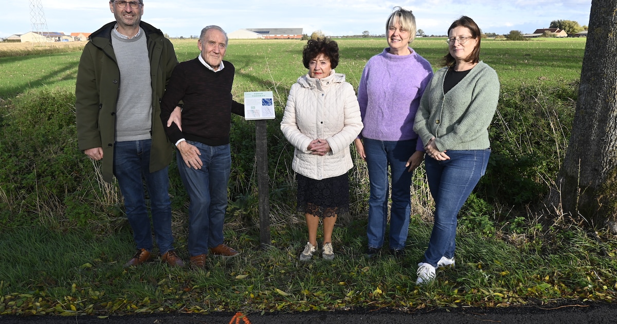Lo-Reninge plaatst infobord over de geschiedenis van Ferme Tonneau | Lo ...