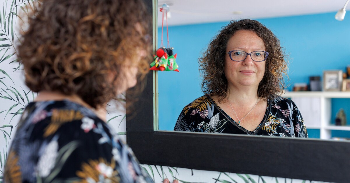Edith (52) weet dat ze alzheimer krijgt: “Elke twee weken naar Londen ...