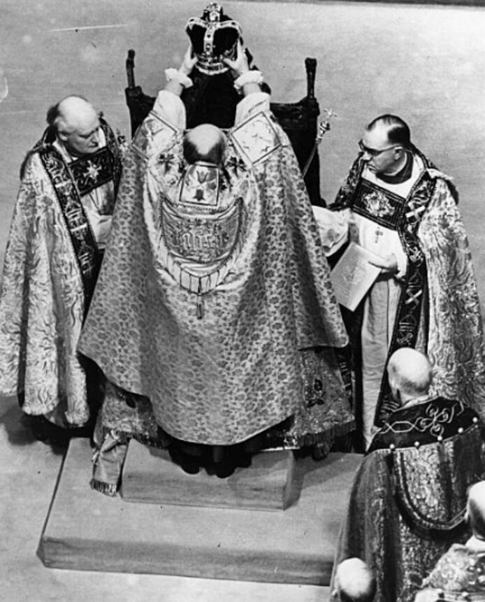 IN BEELD. Zo zag de kroning van Elizabeth II in 1953 eruit | Royalty ...