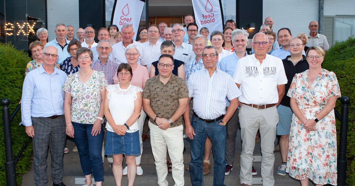 Rode Kruis Tielt huldigt bloedgevers | Tielt | HLN.be