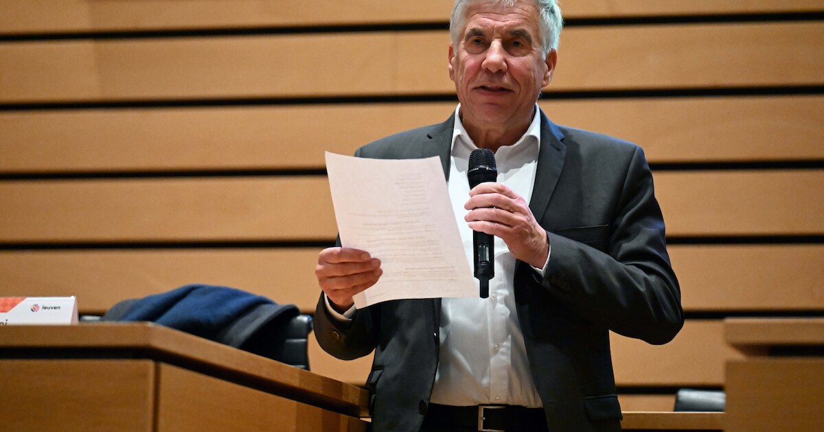 Stad Leuven deelt eretitels uit: Carl Devlies was bijna 36 jaar lang ...