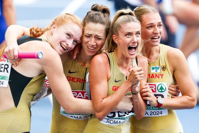 Domper voor de fans: ‘meest sexy atlete ter wereld’ zoent fotograaf vol ...