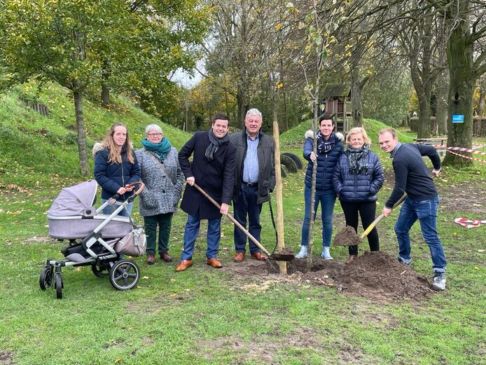 Gezinsbond Eernegem plantte voor de 21ste keer een geboorteboom ...