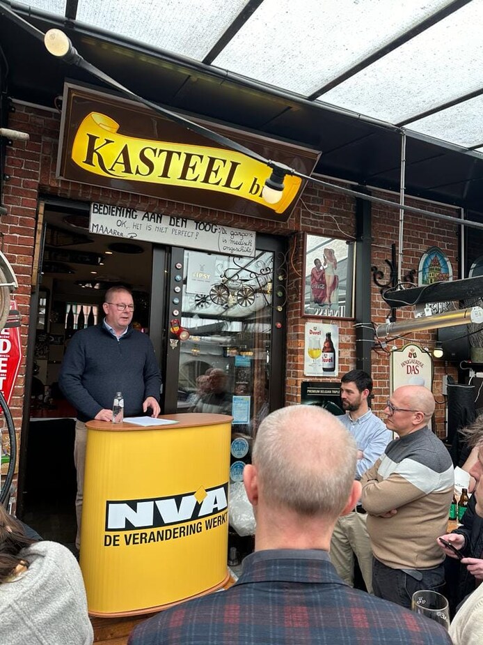 Sven Deckers (N-VA) kandidaat om zichzelf op te volgen: “Vreemd dat we ...