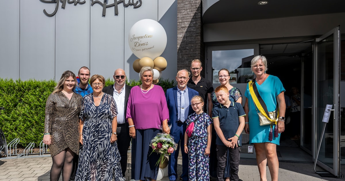 Denis en Jacqueline toosten op gouden jubileum: “Eén dansje en de vonk ...