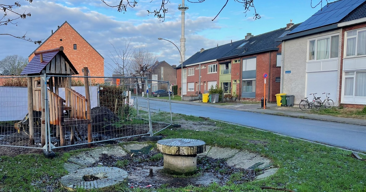 Knip met paaltjes moet sluipverkeer voorkomen aan nieuw speelplein in ...