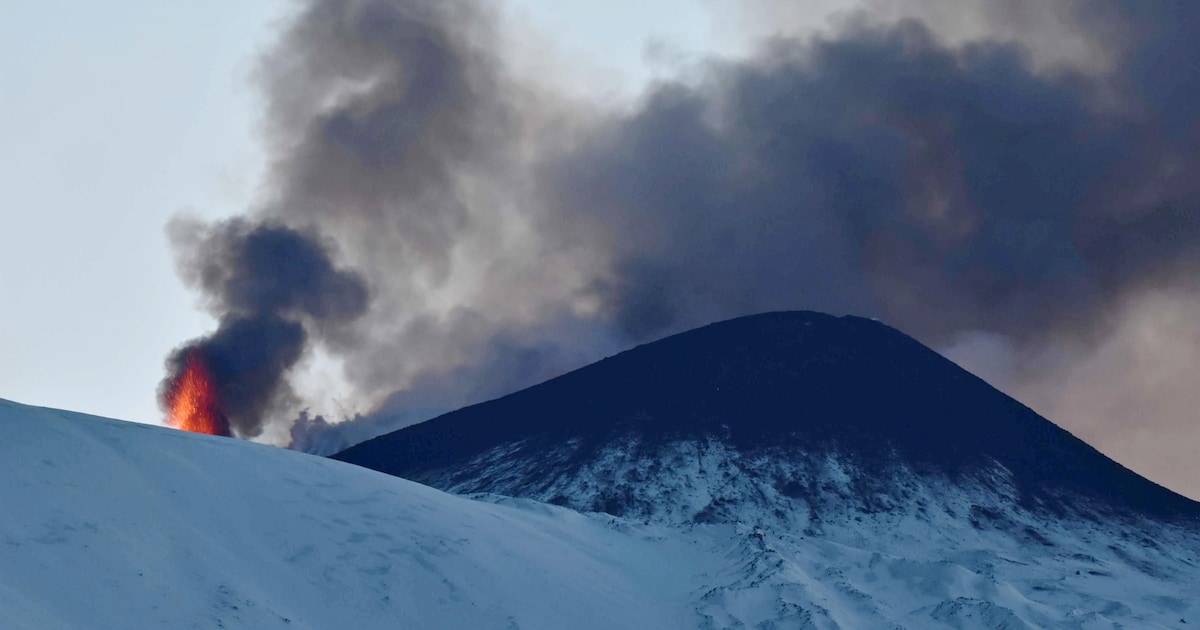 Etna spuwt opnieuw vuur, code rood voor luchtvaart | Nieuws | HLN.be