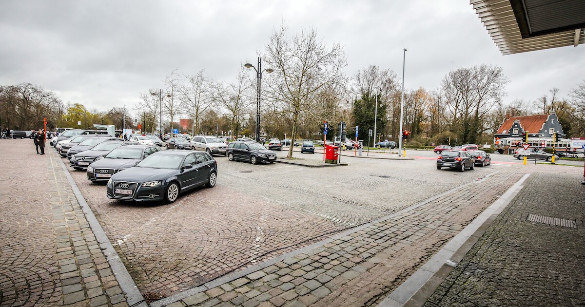Werken aan kiss and ride’-parking station: plaats voor meer bussen | Brugge | HLN.be