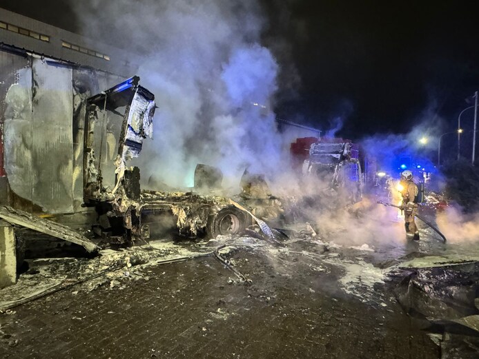 Vleesverwerkingsfabriek in Brussel ontruimd nadat vrachtwagen vuur vat ...