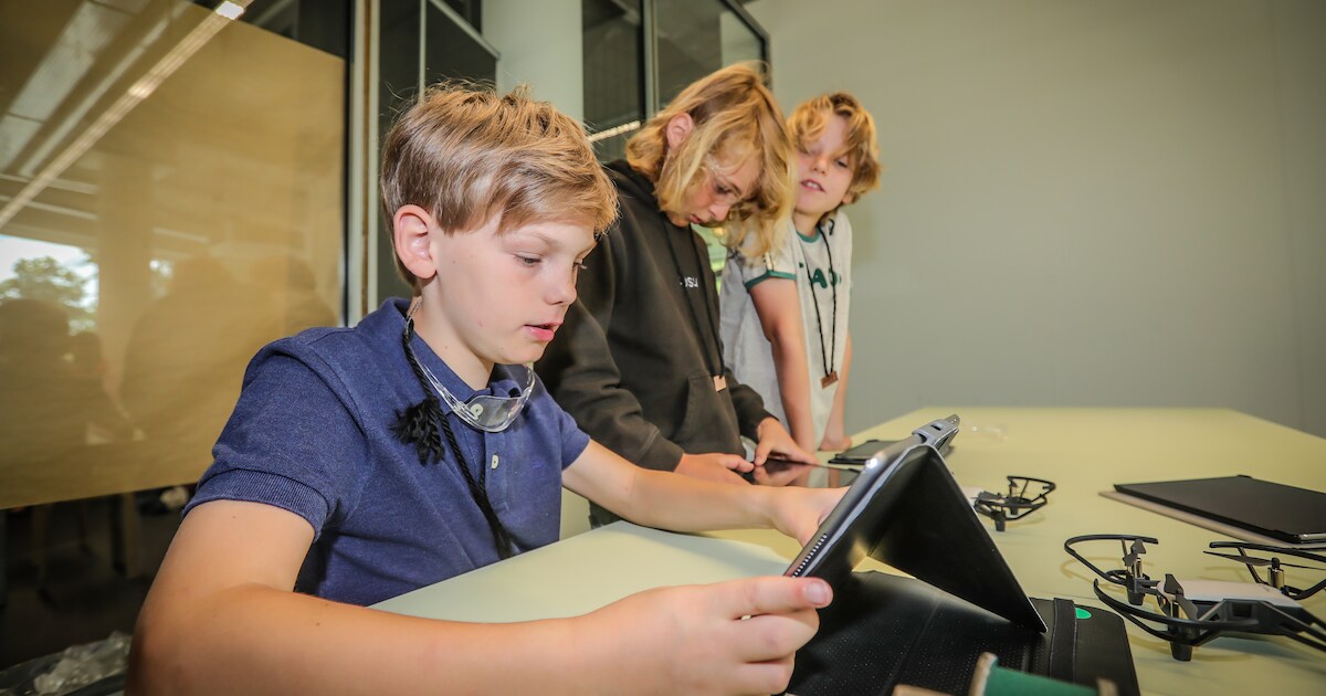 STEM-academie laat kinderen proeven van ruimtevaart en astronomie ...