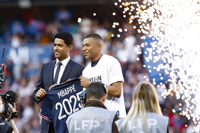 Een huwelijk van 400 miljoen euro: kiest Kylian Mbappé straks dan toch voor Real Madrid ...