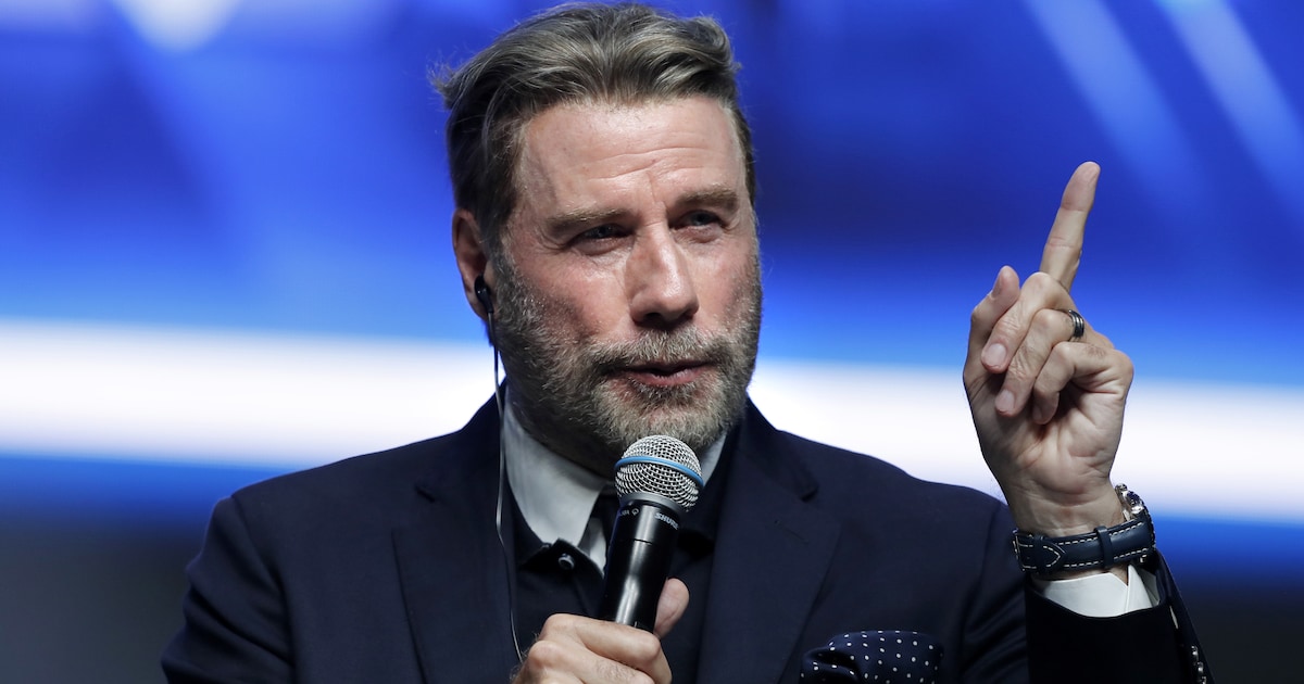 Nieuw jaar, nieuwe look: John Travolta toont kaal hoofd | Showbizz | HLN.be