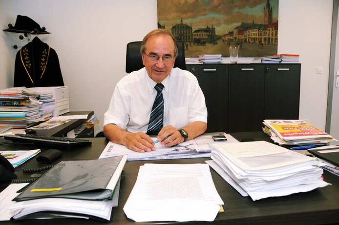 EXCLUSIEF. Ex-minister Luc Martens (77) over de put van 3,4 miljoen ...