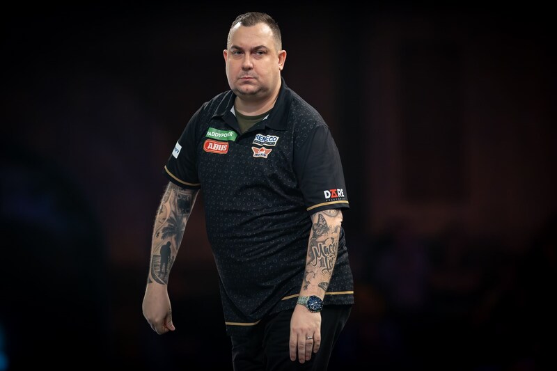 Kim Huybrechts trapt het WK darts op gang, Mike De Decker moet langer ...