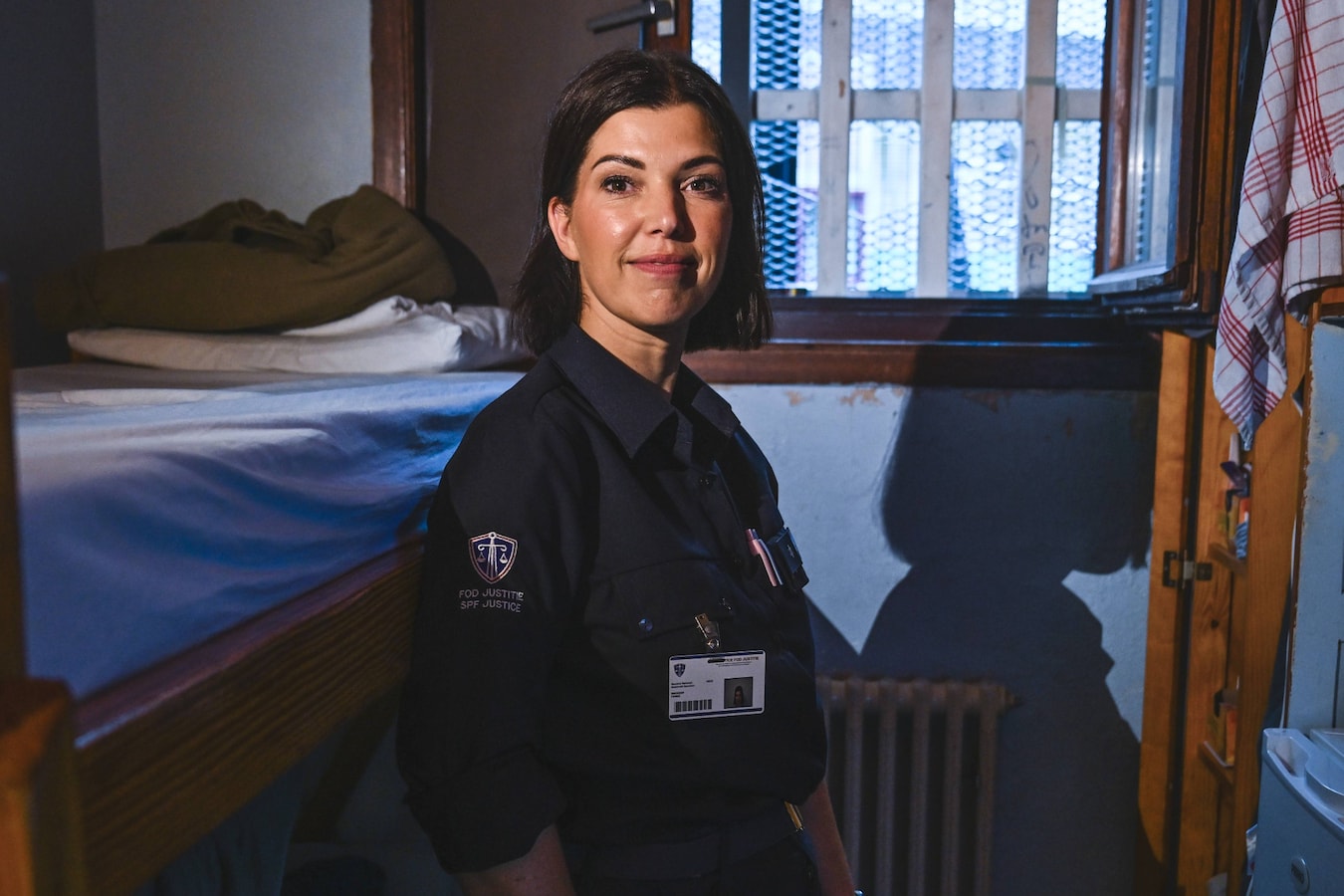 Femke (38) verruilde haar topjob voor een baan als cipier: “Gedaan met ...