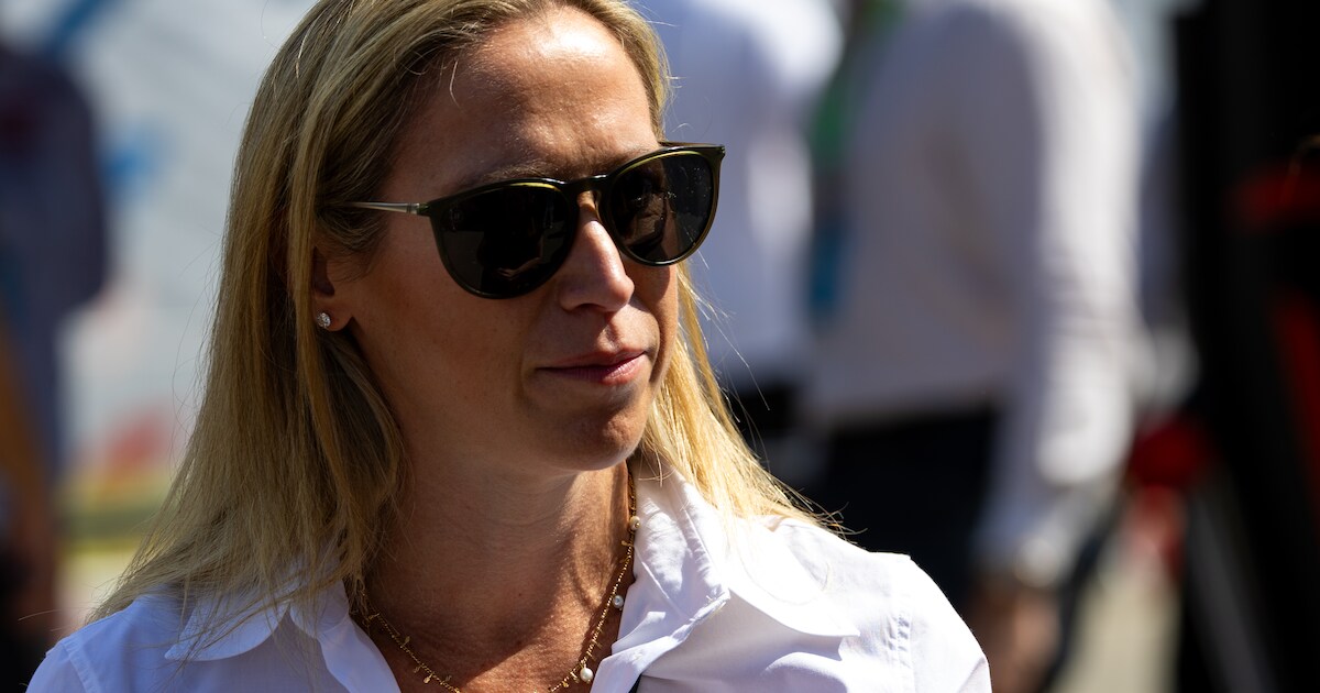 De meest besproken vrouw van F1 duikt opnieuw op in de paddock: het ...