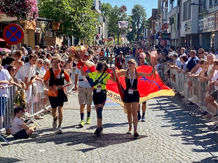 Al 4.000 wandelaars halen finish Dodentocht: jongste deelnemers nog ...
