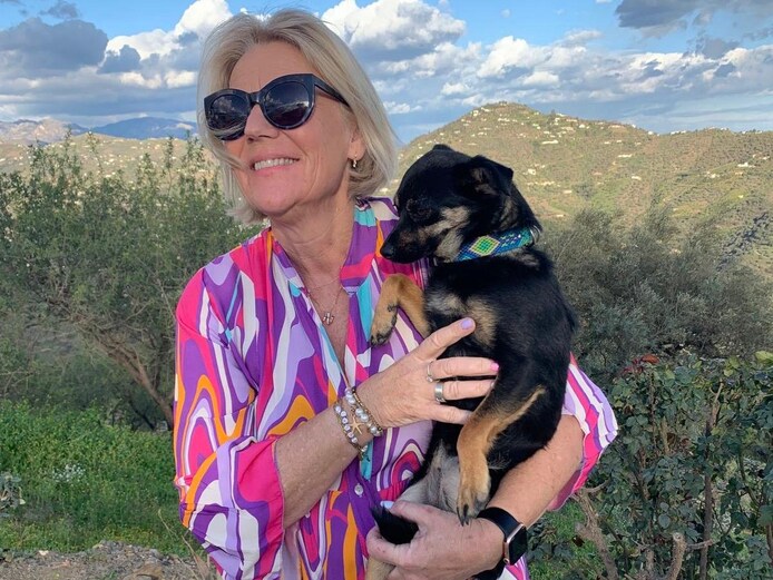 Nadia uit Schilde zamelt kledij in ten voordele van Spaanse ...