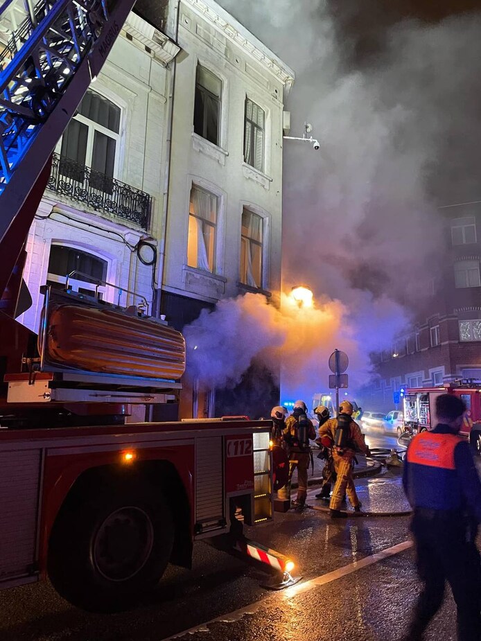 Vijf personen gewond bij brand in Koekelberg | Brussel | hln.be