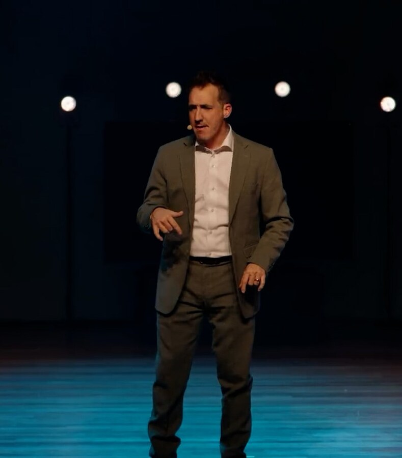 Andy Peelman debuteert met zaalshow en koestert nog ambities: “Als ik ...