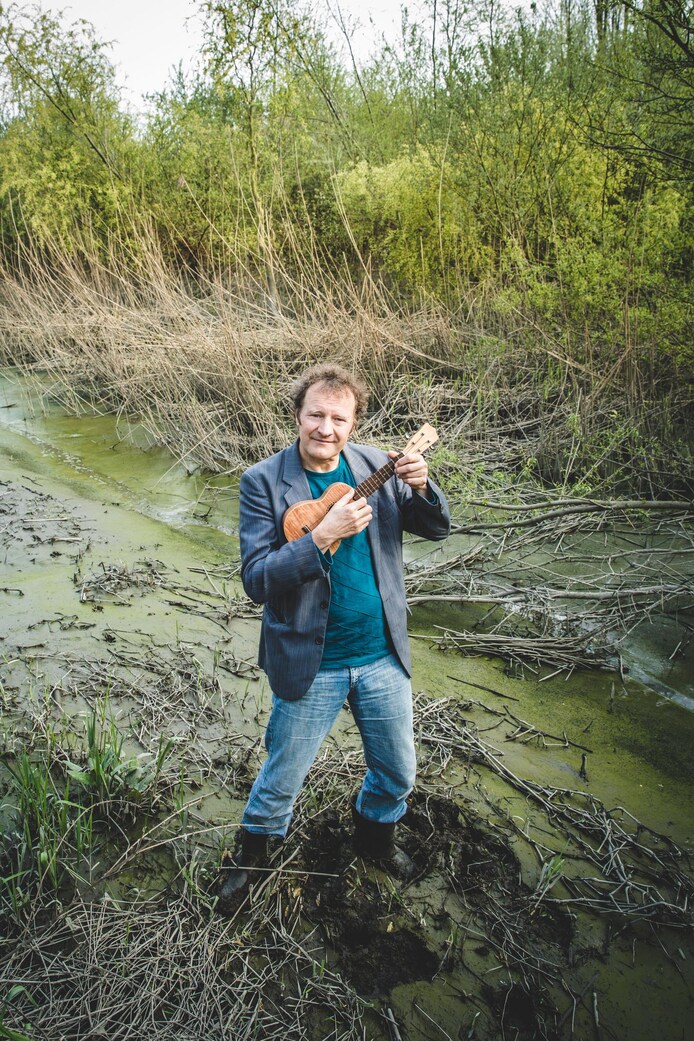 “Als het drinkwater op is, drink wijn”: Steven Vromman schrijft ...