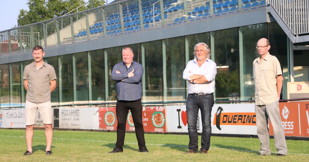 Nieuwe voetbalclub SV Blauw Wit Temse boven de doopvont gehouden ...