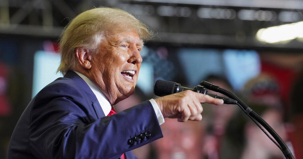 Trump eist bijna 500 miljoen euro van CNN wegens laster | Buitenland ...