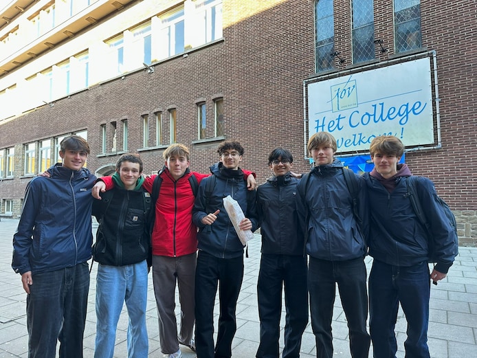 College Vilvoorde voetbalt morgen voor De Warmste Week en inclusief galabal | Vilvoorde | hln.be