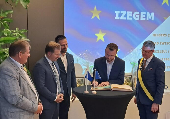 “Eerste keer in de geschiedenis dat alle partnersteden samen in Izegem zijn” | Izegem | hln.be