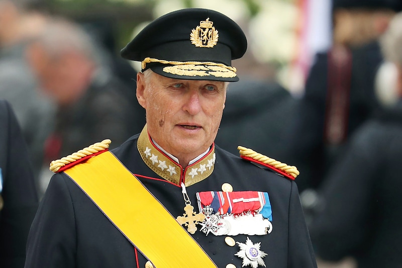Koning Harald (89) is mateloos populair, zijn familie allesbehalve ...