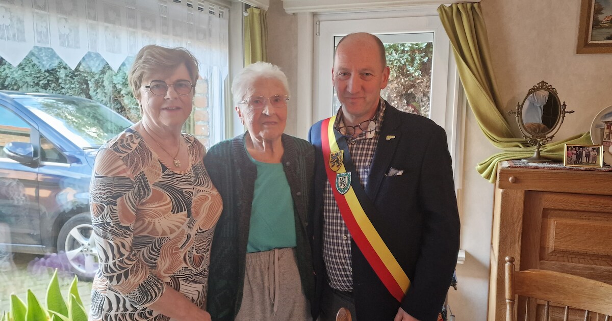 Even recht staan voor de foto? Geen probleem voor Simonne op haar ...