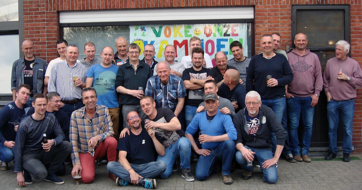 Collega's De Scheepvaart vieren pensioen Luc Peeters | Mol | HLN.be