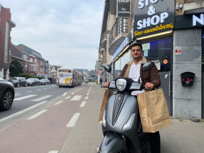 Sultan (27) start nachtwinkel-aan-huis: “Zelfs voor een flesje wijn ...