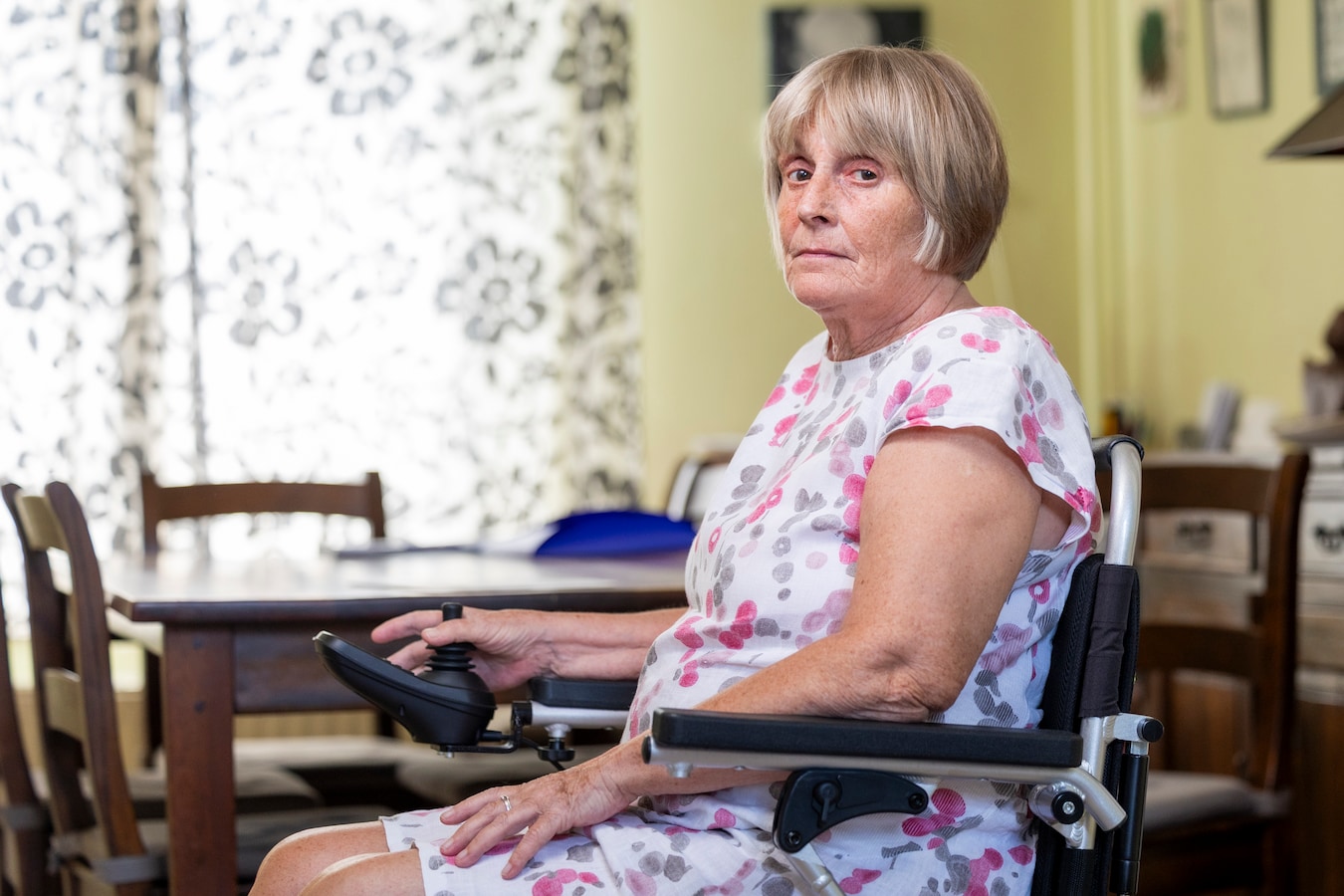 Monique (68) kreeg jarenlang verkeerd invaliditeitspensioen: “Maar mijn ...