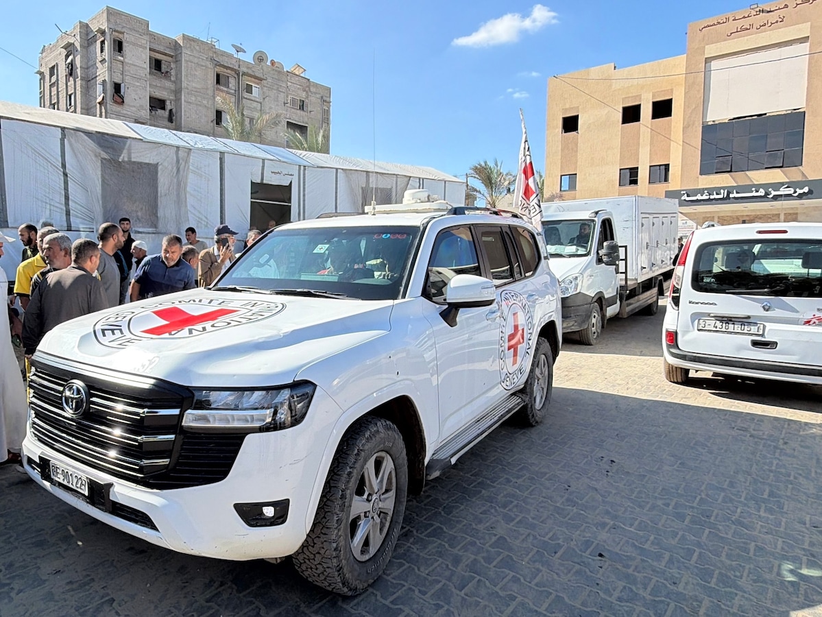 Israël draagt laatste vijftien lichamen van Palestijnen over aan Gaza ...