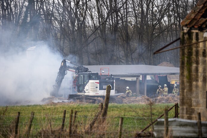 Zware brand op industrieterrein in Borgloon overgeslagen op woning ...
