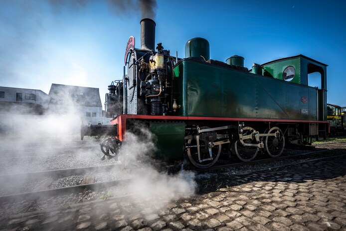 Vzw Stoomtrein laat zelf gerestaureerde stoomlocomotief Tubize 2069 ...
