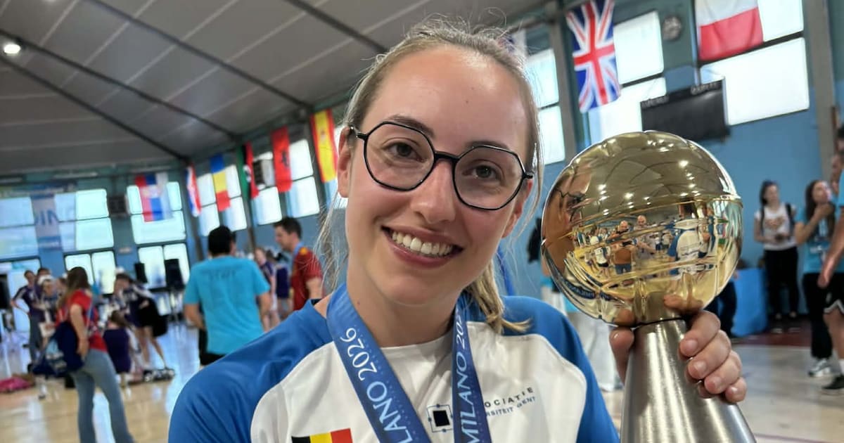 Yara (20) uit Diksmuide scoort zilver op Europees volleybaltoernooi in ...