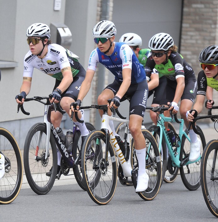 Lowiek Misseeuw vierde in Menen-Kemmel-Menen: “Op uitval van Stan Craps ...