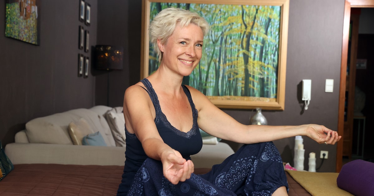 Katrien De Becker komt helemaal tot rust dankzij yoga: “Het beschermt ...
