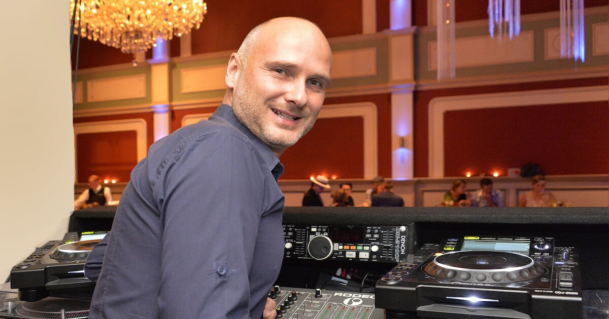 Dj Jan Van Roy wordt veertig én vader | Wommelgem | HLN.be