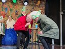 IN BEELD. Bommelsfeesten 2026: van supporterende kinderen voor papa tot ...