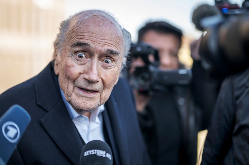 Voormalig FIFA-baas Sepp Blatter haalt keihard uit: “Is mijn opvolger ...