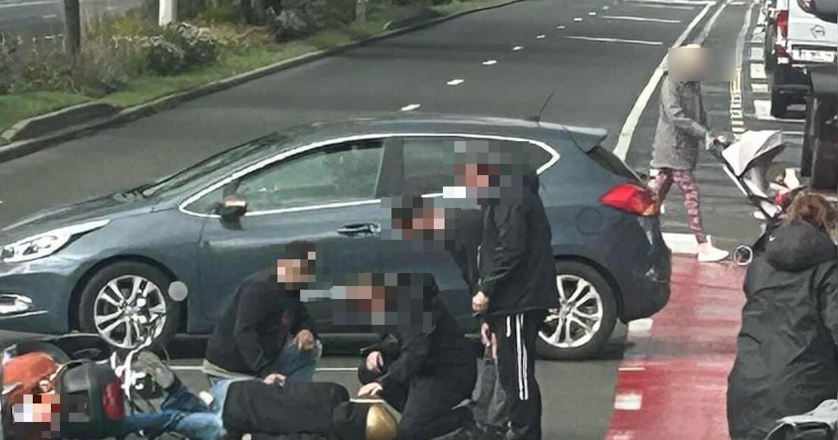 Bromfietser slipt op rijbaan en komt zwaar ten val in centrum van Eeklo ...