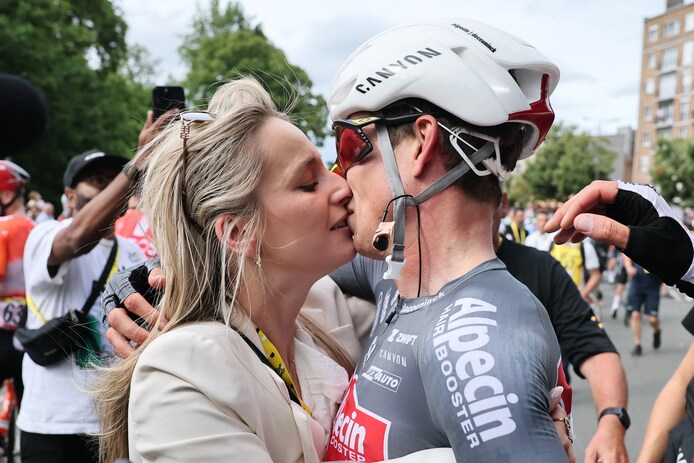 “Geweldig dat ik nu ook gele trui kan ophangen thuis”: hoe Jasper Philipsen een nieuwe ...