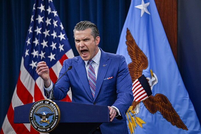 Trump steunt hem nog, maar zijn defensieminister blundert opnieuw: “Het ...