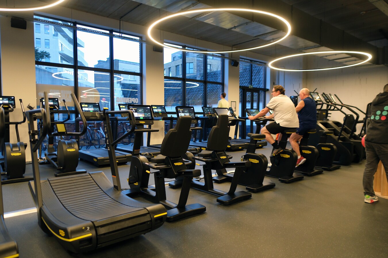 Ex-topjudoka Gella Vandecaveye opent nieuwe Jims-fitness in ...