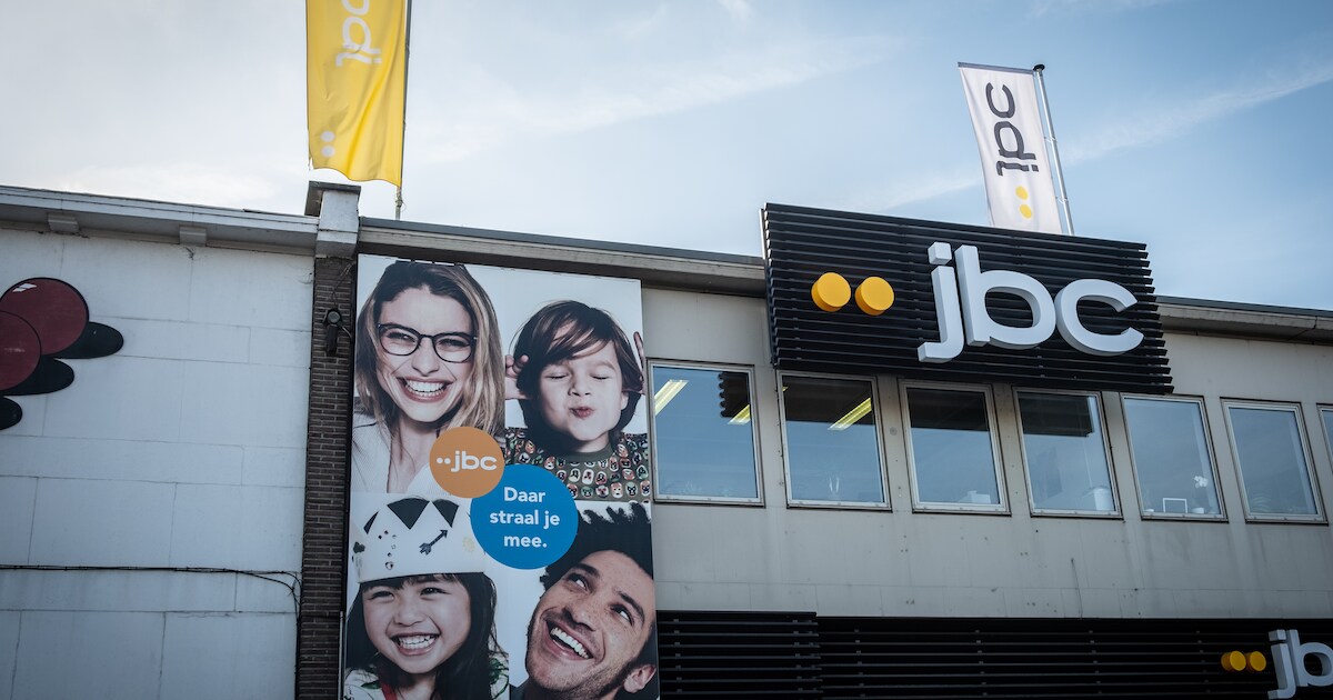 Tot 14 maanden cel voor Roemeense winkeldievegges | Roeselare | HLN.be